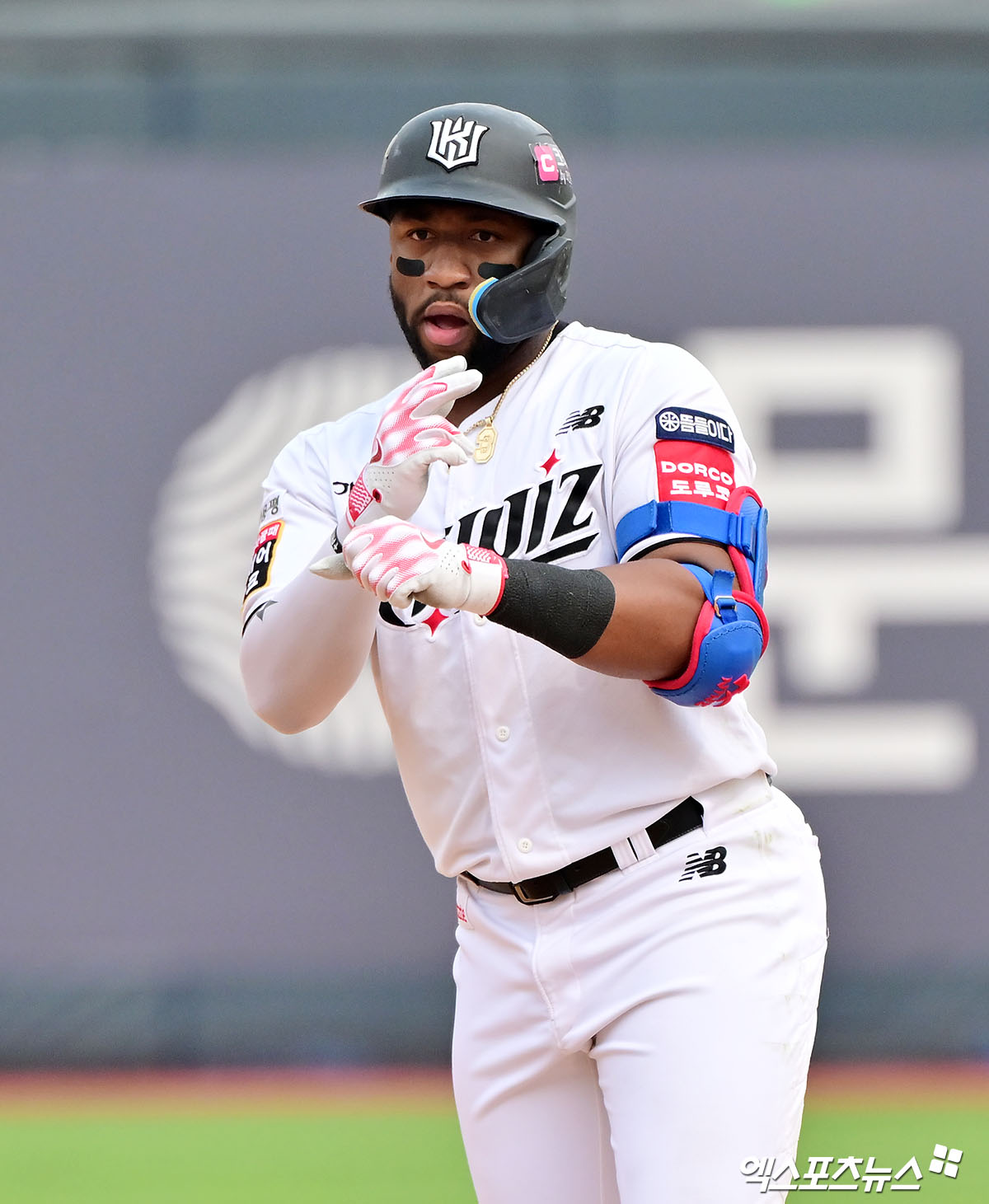 KT, 쿠에바스 이어 '로하스'도 방출→'앤드류 스티븐슨' 영입…"야수진 리더 로하스에 감사" [공식발표]