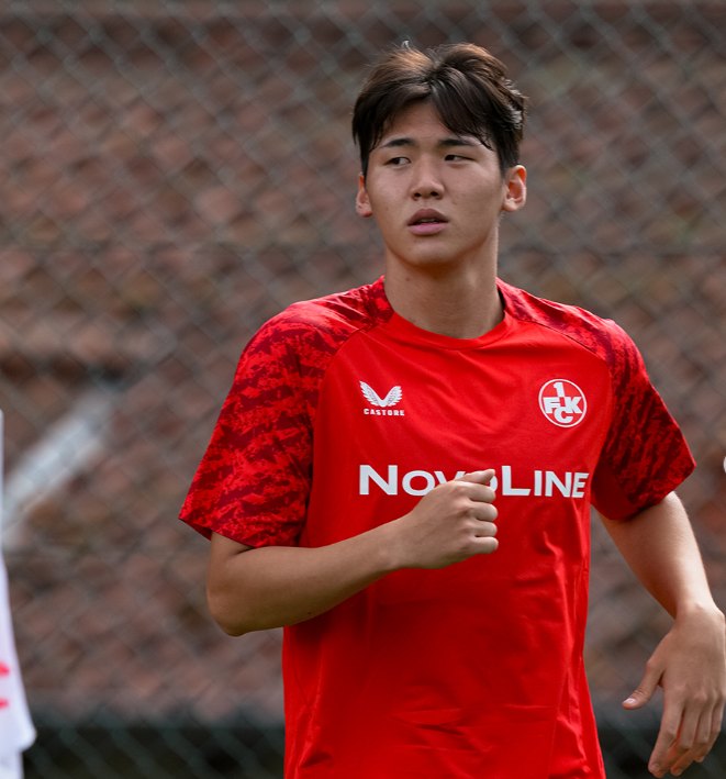 'EPL 최초의 韓 CB' 김지수 초대박! 독일 2부팀서 주전 예약…감독 "지금 당장 KIM 필요해"