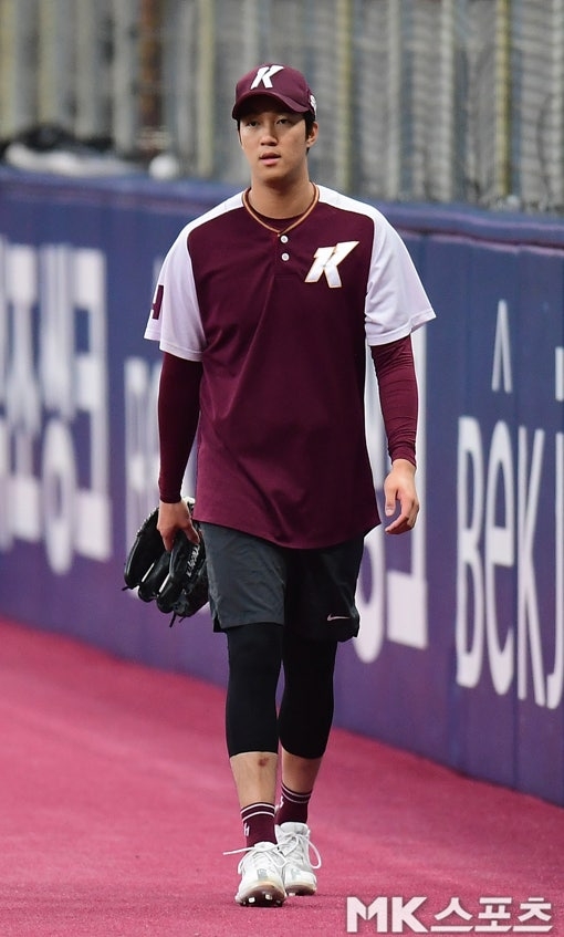 ‘대충격’ 안우진, 2군서 벌칙 펑고 받다 어깨 부상? WBC-FA 날벼락