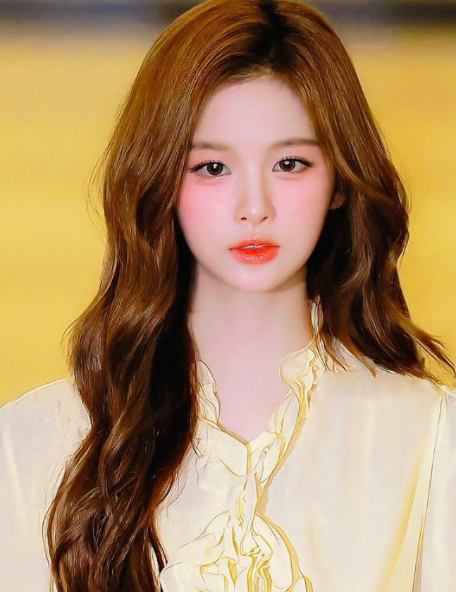 생얼로 JYP, SM, YG 올킬?! 역대급 미모의 주인공, 엔믹스 설윤! | 잇 플레이스