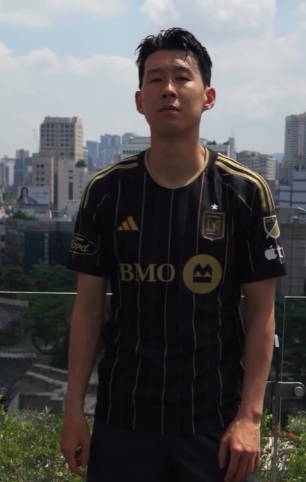 [오피셜] 손흥민, 토트넘 떠나 미국 LAFC 이적 "팀 위해 모든 것 바치겠다" 입단 소감→2029년 6월까지 연장 옵션 포함