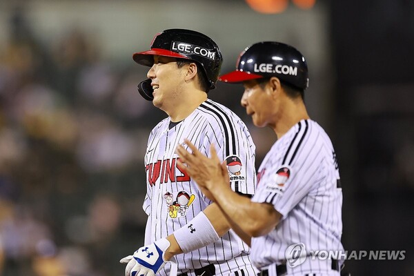 '타격 기계' 김현수, KBO 역대 4번째 통산 2500안타 대기록 달성