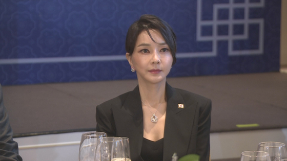 [단독] JTBC, 반클리프 직원 인터뷰…"서희건설, 30대 같은 50대 멋쟁이 선물이라 했다"