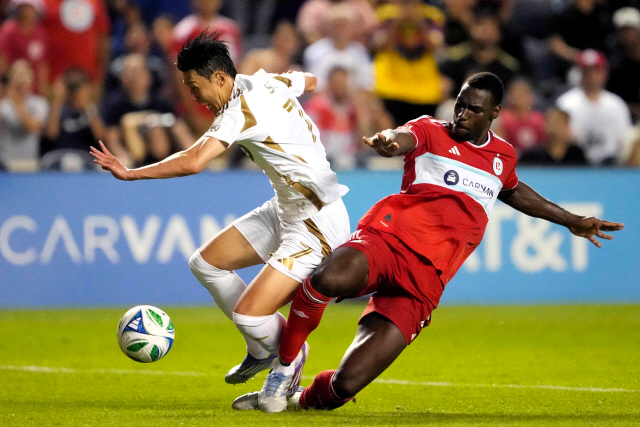 손흥민 MLS 데뷔전서 동점 PK 획득… LA 무승부 견인