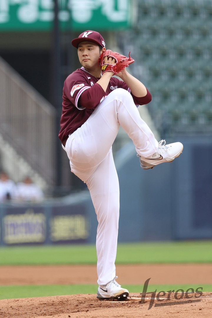 '158km/h 외인 에이스' 앞세워 문학에서 3연승 도전하는 SSG... 키움은 '1라운더' 루키 출격