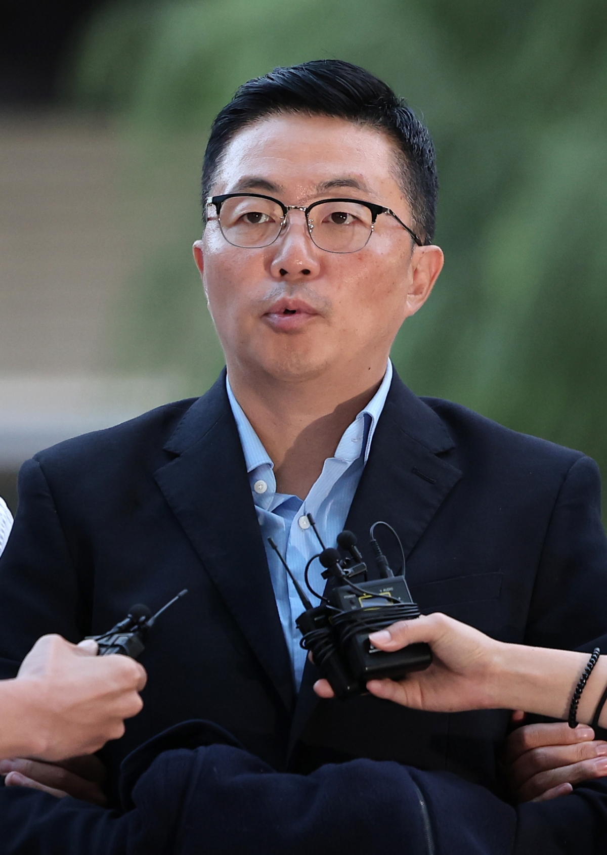 '집사 게이트' 김예성 체포돼 특검 도착…"불법 관여 없다, 떳떳하다"