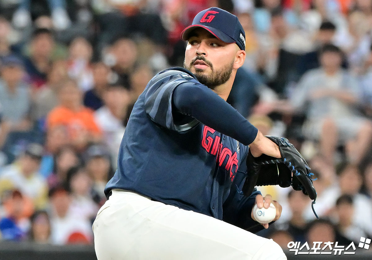 폰세, KBO 대기록 2개 썼다! 최초 15연승+최소경기 200K 한꺼번에 작성…한화는 롯데 2-0 제압→김경문 감독 통산 1000승 위업 [대전:스코어]