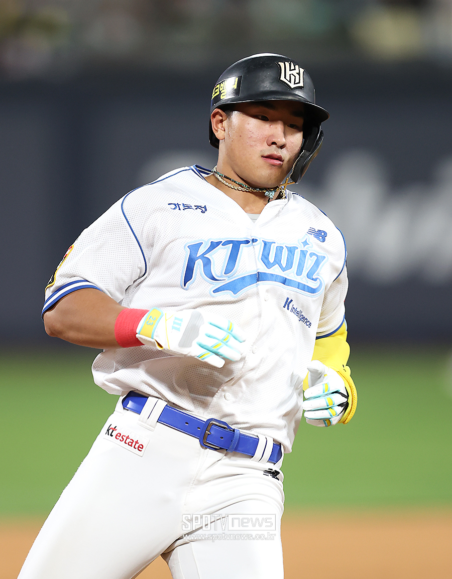 "너무 쉽지 않았다" MVP 후보는 슬럼프 기준도 다르네…2G 못 쳤다고 걱정, 안현민은 왜 그랬을까