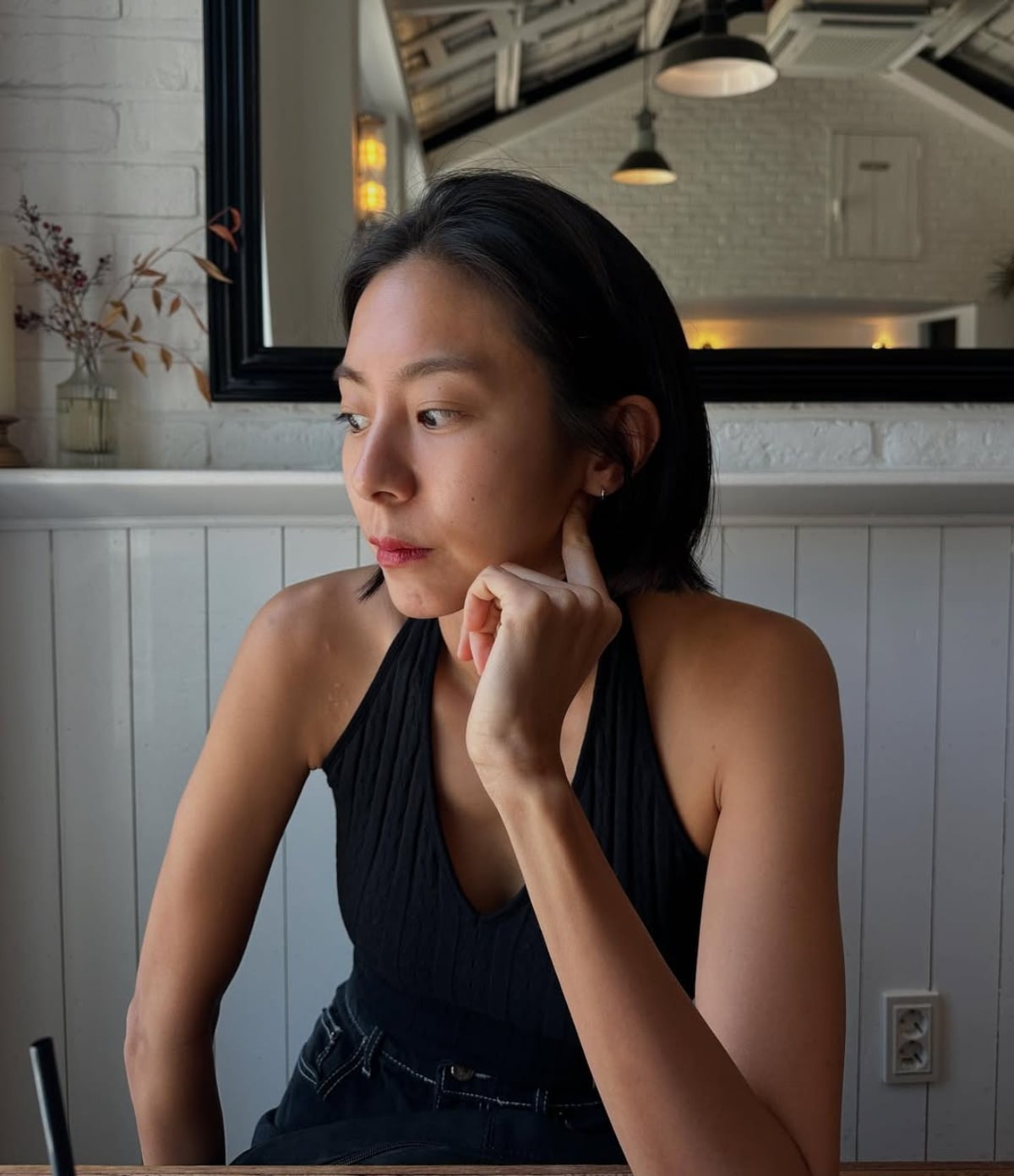 '173cm·52kg' 유이, 여리여리한 팔뚝+성난 등근육 '반전매력'…민소매 하나로 시선 싹쓸이