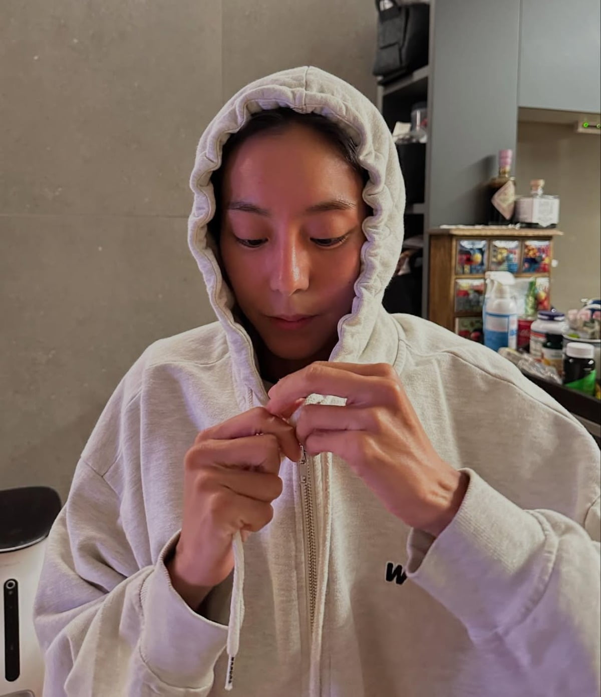 '173cm·52kg' 유이, 여리여리한 팔뚝+성난 등근육 '반전매력'…민소매 하나로 시선 싹쓸이