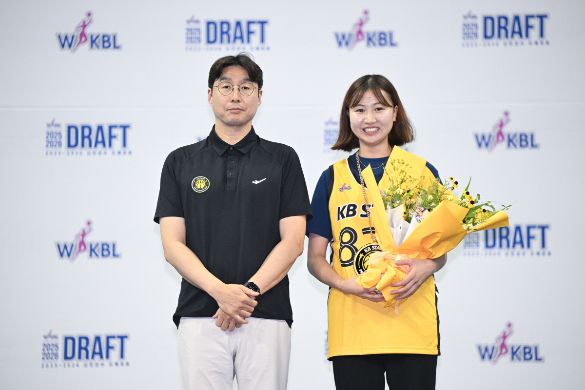 WKBL 트라이아웃 더욱 중요해졌다. 1순위 이가현, 파격 3순위 고리미. 신한은행 최윤아 감독, KB 김완수 감독의 선택 이유