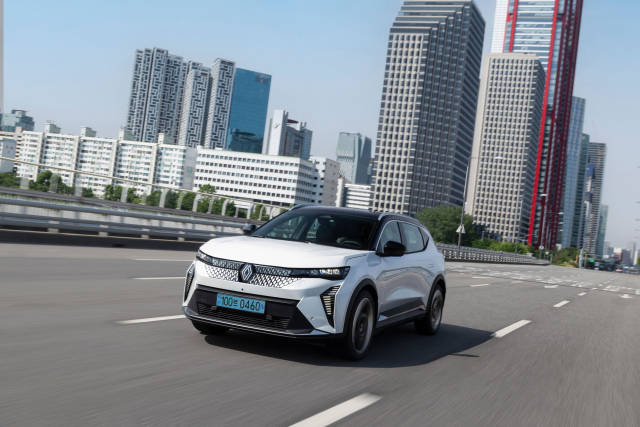 르노코리아, ‘세닉 E-Tech’ 판매 개시···최대 460km 주행