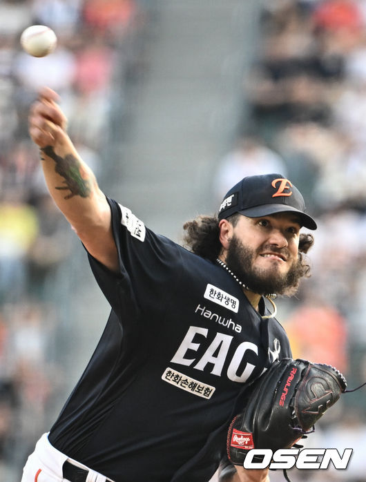 ‘SSG전 ERA 0.41’ 천적 폰세 만나는 이숭용 감독 “한 번은 지지 않겠나, 적극적으로 승부한다” [오!쎈 대전]