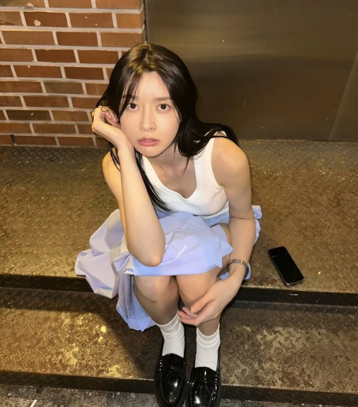 '172cm 50kg' 권나라, 길다란 기럭지+뼈말라 몸매…언제나 변치 않는 독보적 아우라