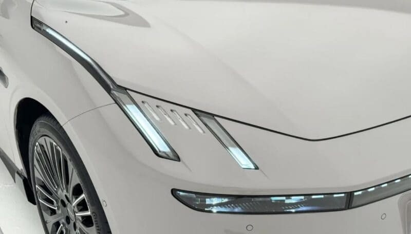 “G80보다 크고, 연비는 23.8km/L”…4천만 원대 하이브리드 세단 등장 | EV-Hotissue