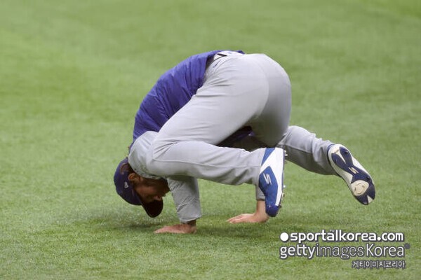 160km 던지는 오타니보다 낫잖아? '미국판 유희관' 93.8km 던지는 ML 레전드 커쇼, 포스트시즌 4선발 '성큼'