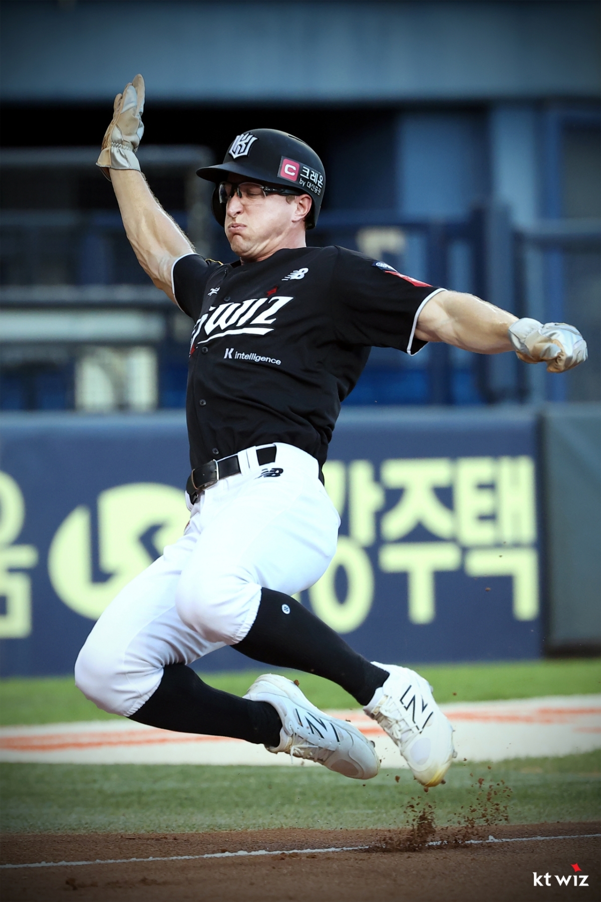 KT, 이러다 진짜 롯데까지 집어삼킨다 '두산에 또 짜릿한 역전극→위닝시리즈 확보' [잠실 현장리뷰]