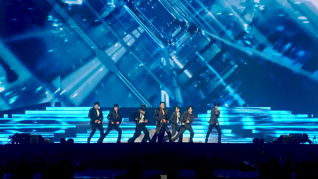 '슈퍼주니어' 데뷔 20주년 콘서트 성료...전석 매진