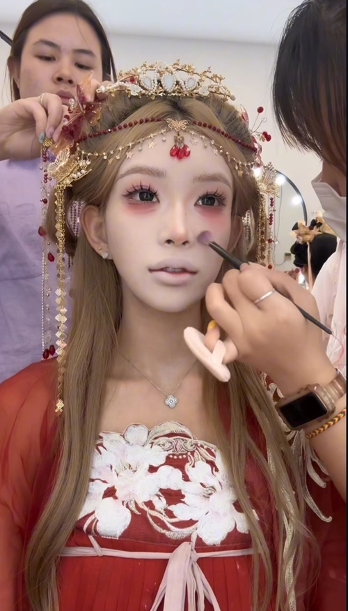 “상하이 들썩” 최준희, 41kg 감량 후 왕홍 메이크업 완성…故 최진실 DNA 빛났다