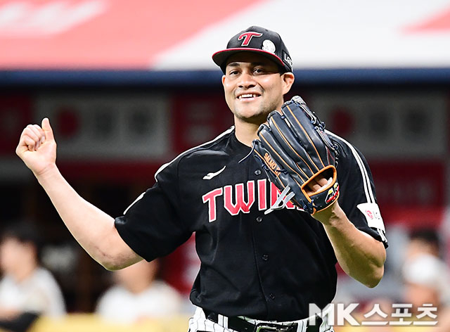 역전패 악몽 떨쳐냈다! ‘오스틴 결승 2점포+치리노스 완벽투’ 선두 LG, NC에 10-1 완승…전날 패배 설욕 [MK창원]