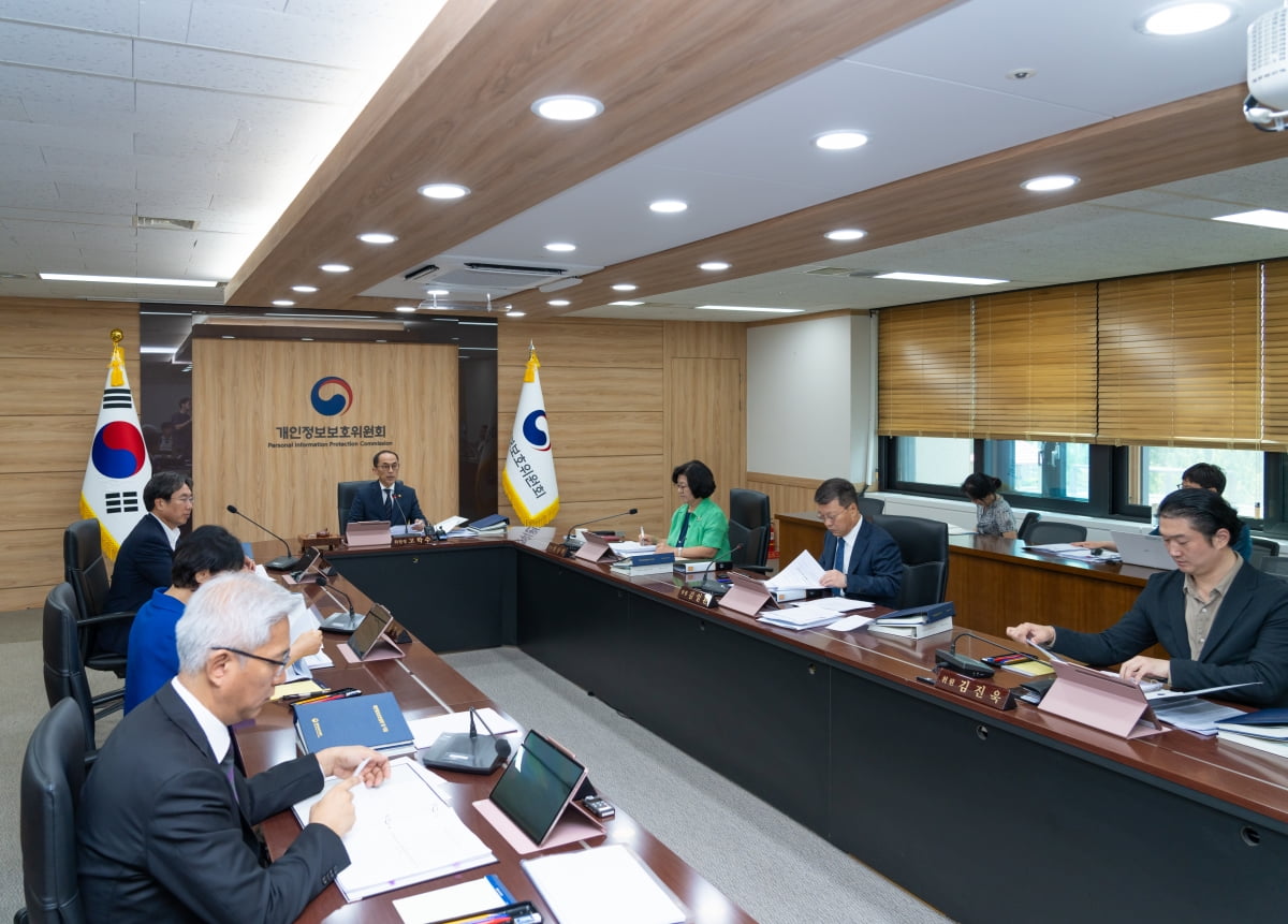 [속보] SKT, 전례없는 '1350억 과징금' …"백신 없었고 CPO도 몰랐다"