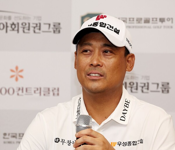 '야구스타 김용희 DNA' 김재호, 남자골프 하반기 첫날 단독1위 [KPGA]