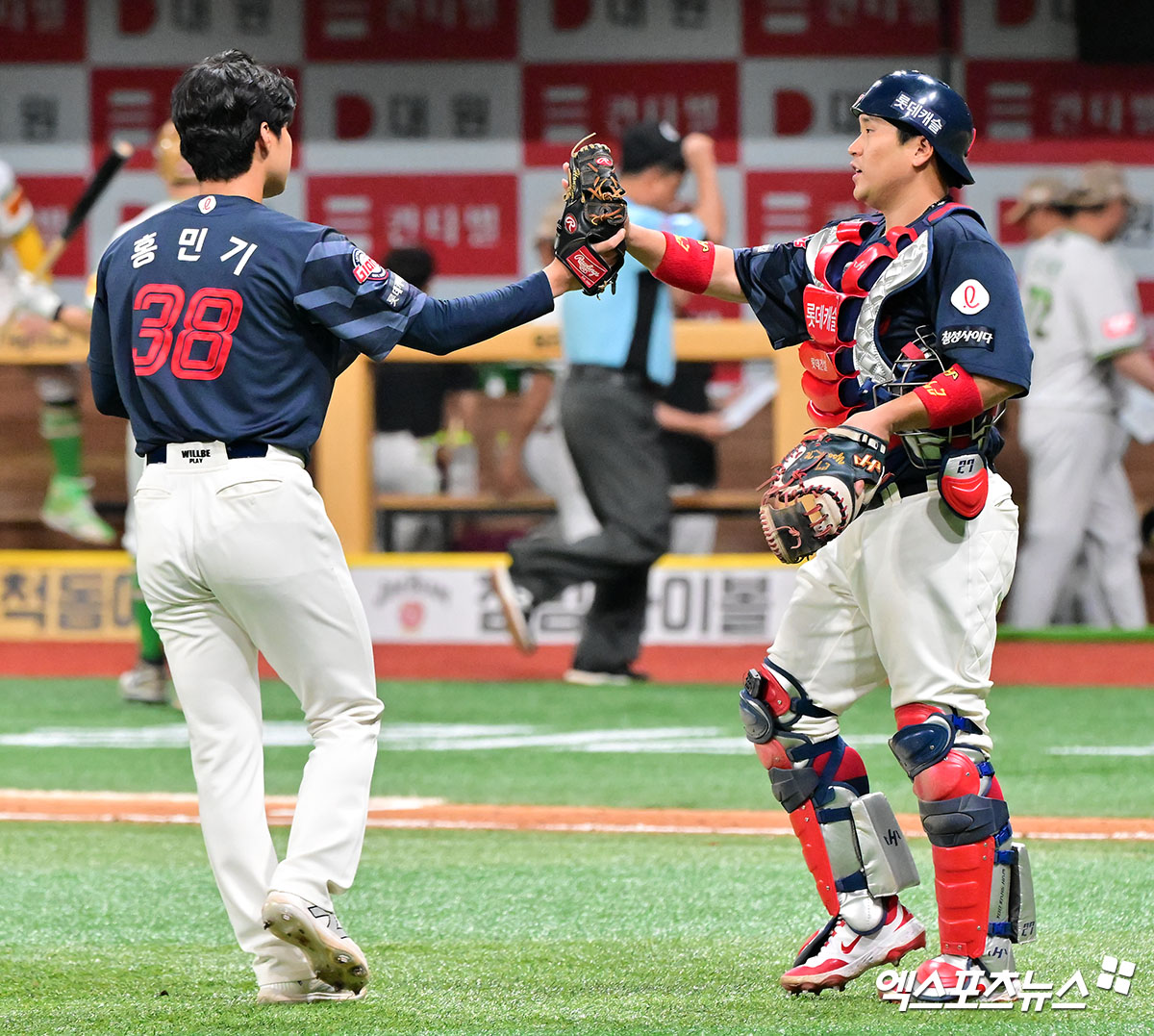 '이럴 수가' 80억 포수, 대타도 어렵다→29일 목 부상 선발 제외…정훈 말소·강승구 콜업 [부산 현장]