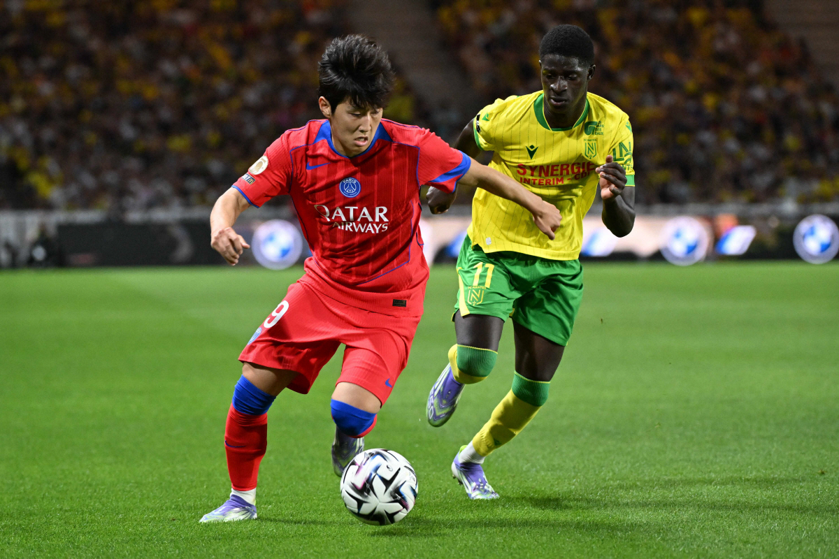 '아무리 유혹해도 소용없다' 이강인 지키기에 진심인 PSG, 노팅엄 최대 6000만유로 제안에도 'NO'. 사실상 게임 끝