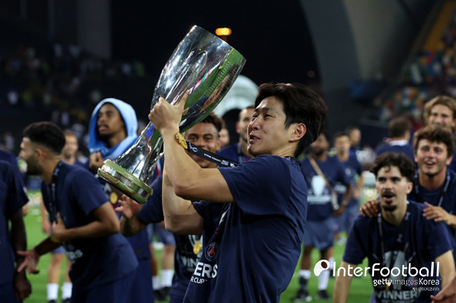 한국 선수 이적료 맞아? 노팅엄, 이강인 영입 위해 '최대 975억' 제시…그런데 "PSG는 단호"