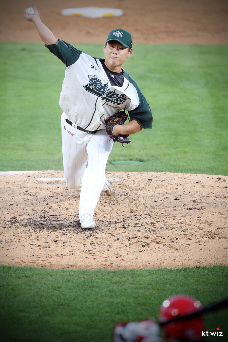 KIA 타자들이 안타 1개도 못쳤다…FA 보상선수 대반란, 151km 강속구보다 더 강한 무기가 생겼다