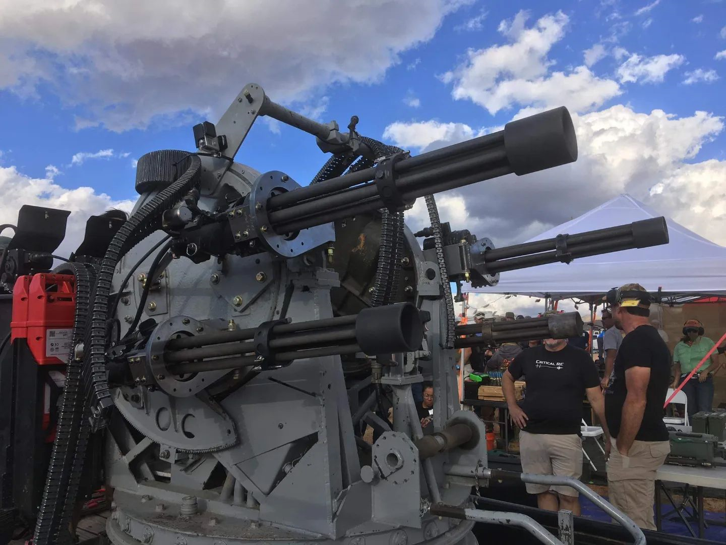 ''1초당 400발 발사'' 고작 몇 초 만에 몇억을 소모하는 이 '무기' | 오버히트