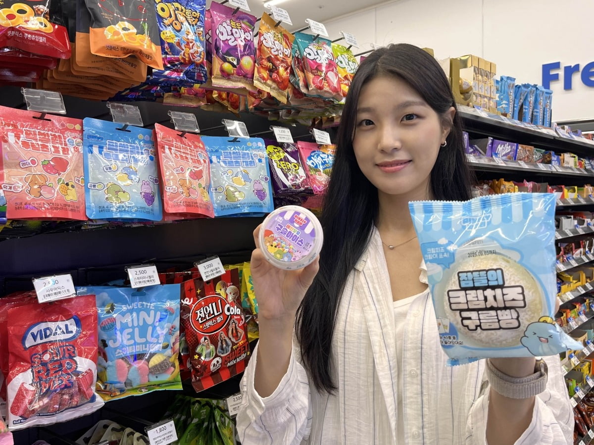 "아이들 인기에 부모들 오픈런"…GS25, '픽셀리 시리즈' 200만개 판매 돌파