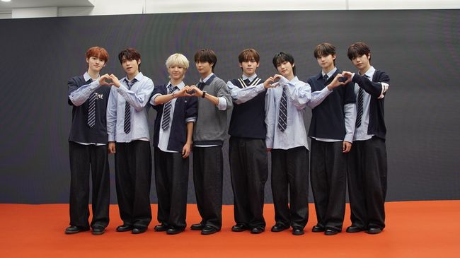 '비 마이 보이즈' 데뷔그룹 YUHZ(유어즈), 첫 공식석상..성공적 데뷔 신호탄