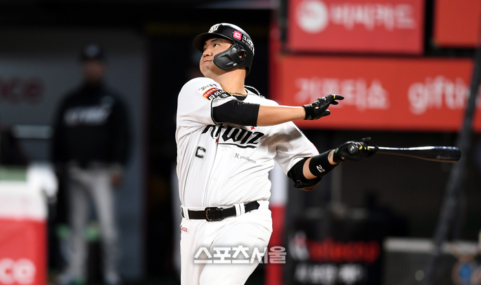 ‘장성우 연타석 홈런+헤이수스 QS’ KT, 롯데에 9-8 끝내기 승! 4위로 점프 [SS수원in]