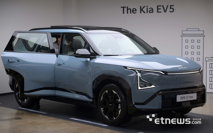 기아, '전기차 대중화' EV5 출격…유럽·북미시장 '정조준'