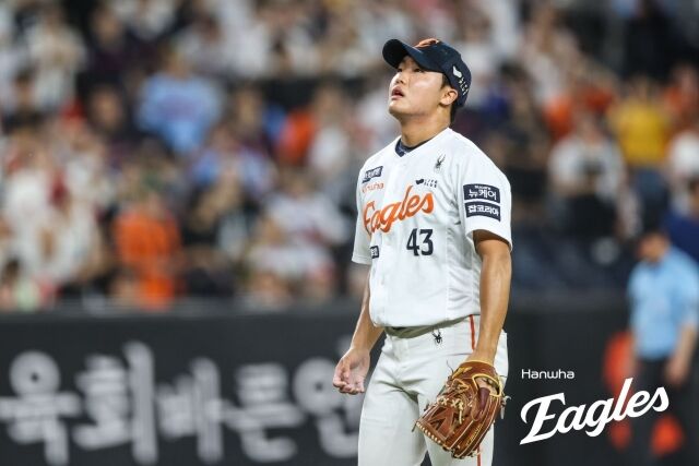 정우주는 42분 우천중단 기다리고 또 던졌다, 심지어 152km 돌덩이 투척…한화 미래의 5선발? ‘강하게 큰다’