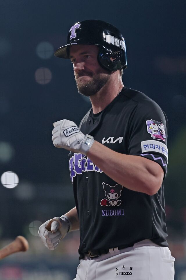1999 샌더스는 40홈런 치고 해태 떠났다…2025 위즈덤도 31홈런인데 위태롭다, KIA의 우울한 현실