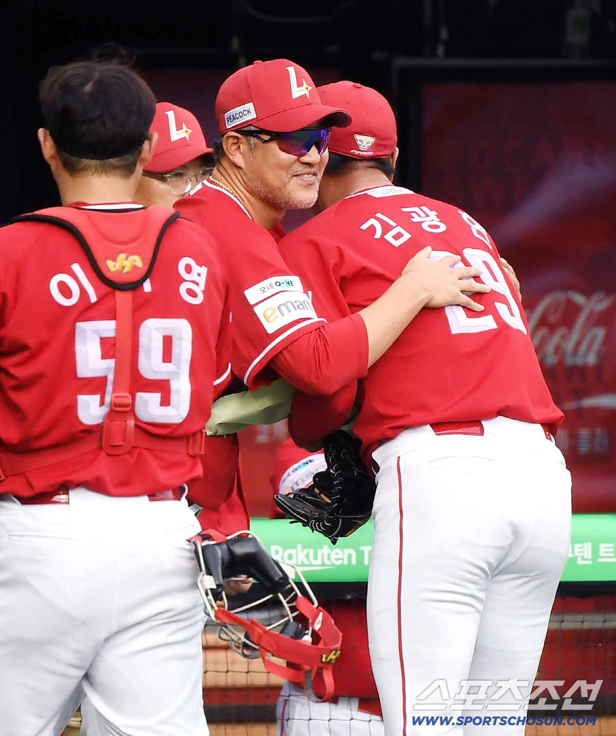 김광현 2000K+8승 달성. SSG 1위까지 잡고 5연승. '생큐 삼성' LG 매직넘버 12[잠실 현장]