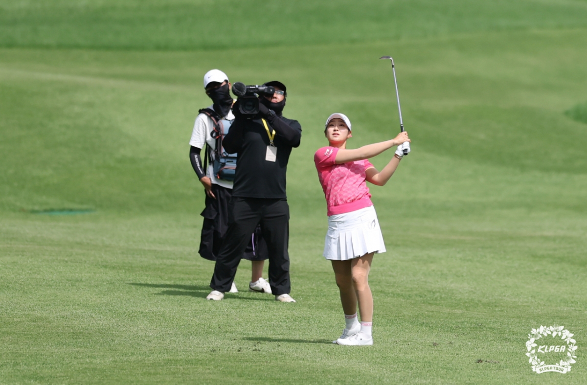 'KLPGA투어 최초' 유현조, 루키 우승→타이틀 방어... KB금융 스타챔피언십 2연패 [이천 현장]