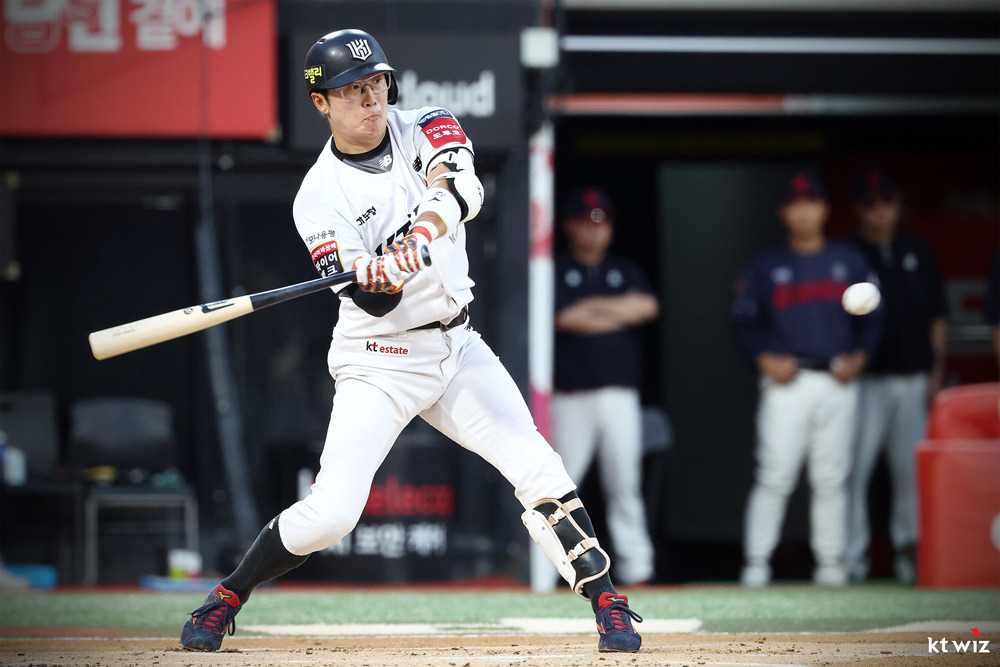 KT 허경민, 홈런치고 SNS 닫은 이유는? | 야구기록소