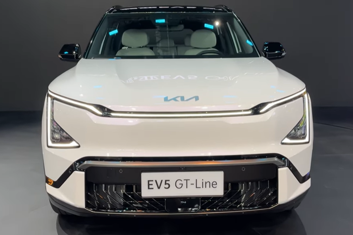 "중국선 2000만원 싼데?"…기아 EV5, 한국서 비싼 뜻밖의 이유 | 오토포크