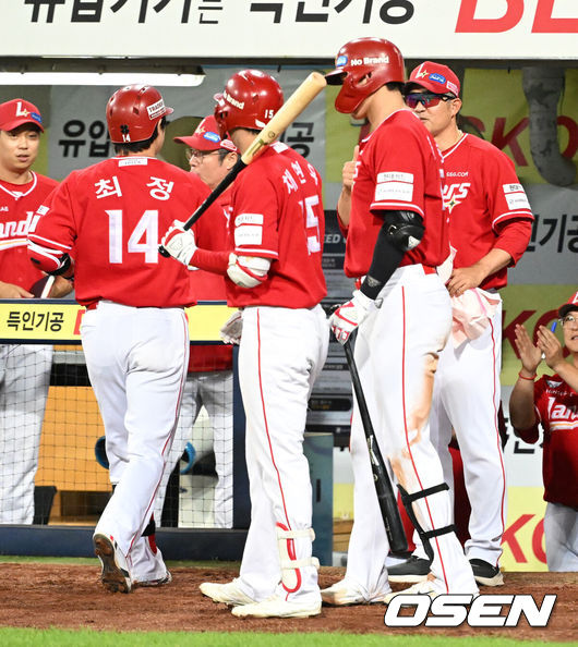 SSG, 삼성 꺾고 3위 굳히기 모드...최정, KBO 최초 10년 연속 20홈런 [대구 리뷰]