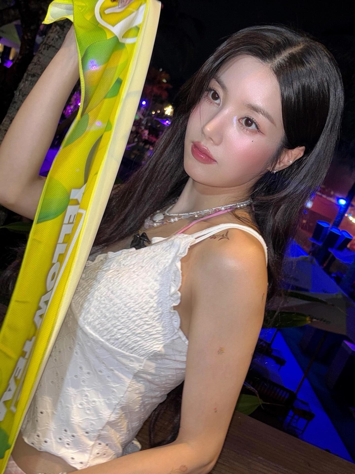 ‘41kg’ 권은비, 발리서도 ‘워터밤 여신’ 자태…청순+글래머 패션 보니