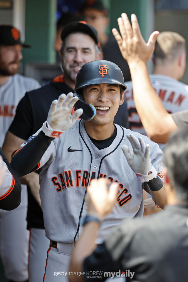 "분위기 메이커 LEE, 홈런 바라지 않아"…'SF 필승' 공식 탄생! 이정후 2득점 경기→17승 무패, '기적'의 중심 되나?