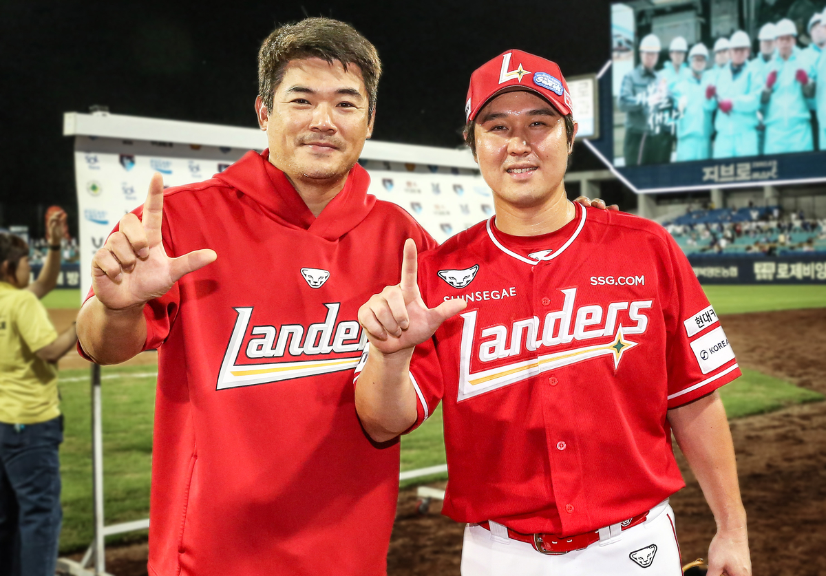 최정 10시즌 연속 20홈런-노경은 3년 연속 30홀드…가을에 강한 SSG의 저력, 베테랑들에게서 나오는 꾸준함