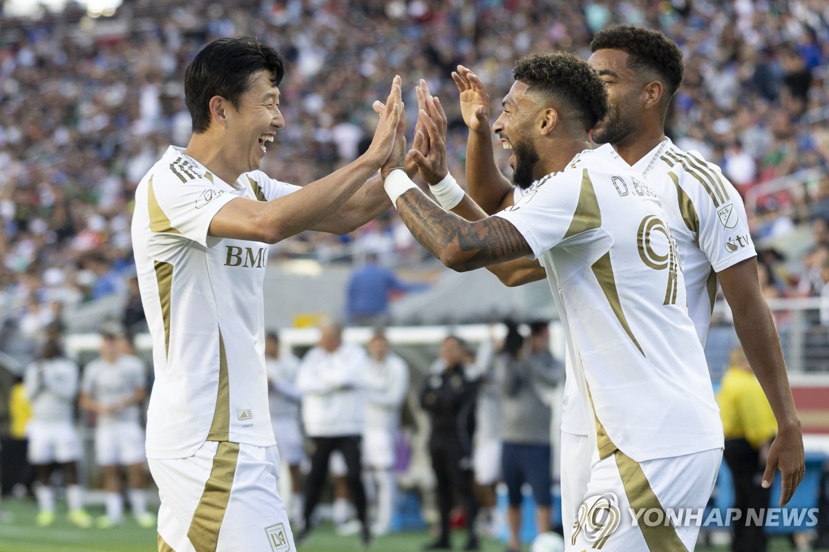 손흥민, MLS 2호 골 폭발…52초 만에 선제골로 LAFC 승리 견인