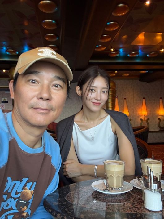 임창정, '176cm' ♥서하얀과 바닷가 데이트…여전히 신혼