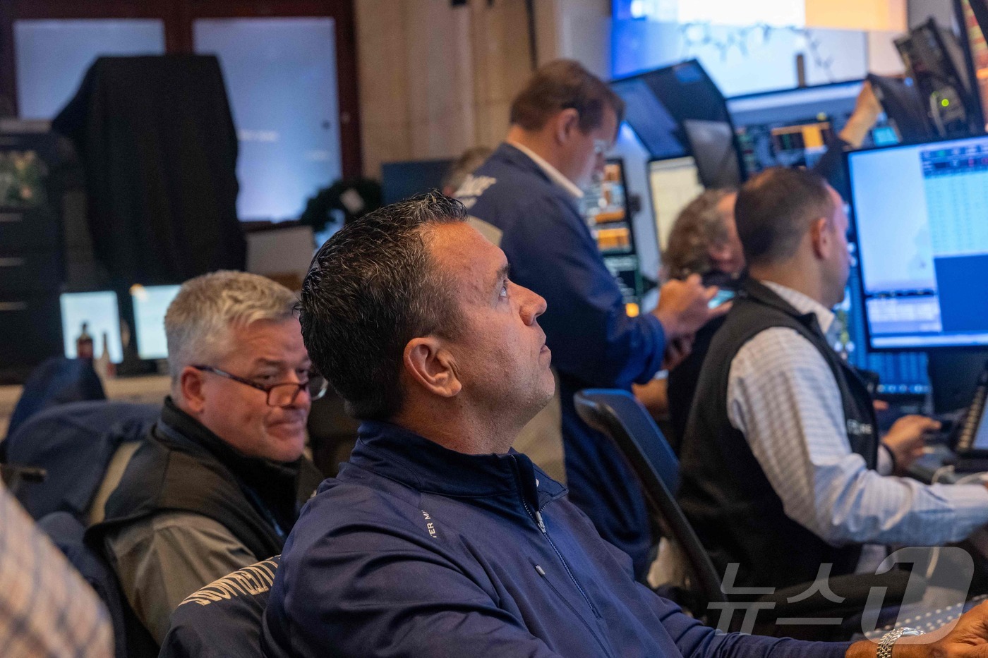 FOMC 앞두고 관망세, 미증시 소폭이지만 일제 하락(상보)