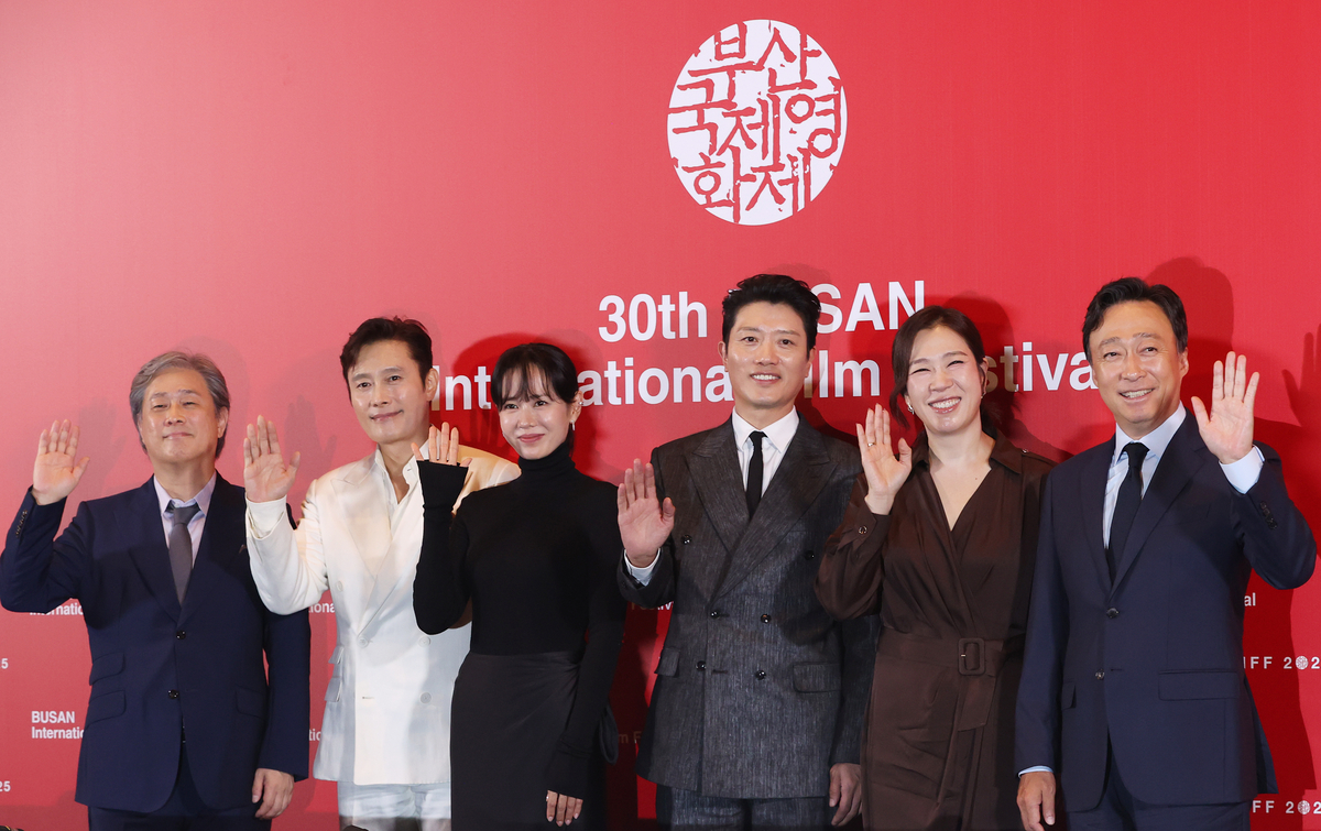 베니스 접수한 ‘어쩔수가없다’, 韓 첫 공개 ‘부산’서도 박수 받을까(종합)[30th BIFF]