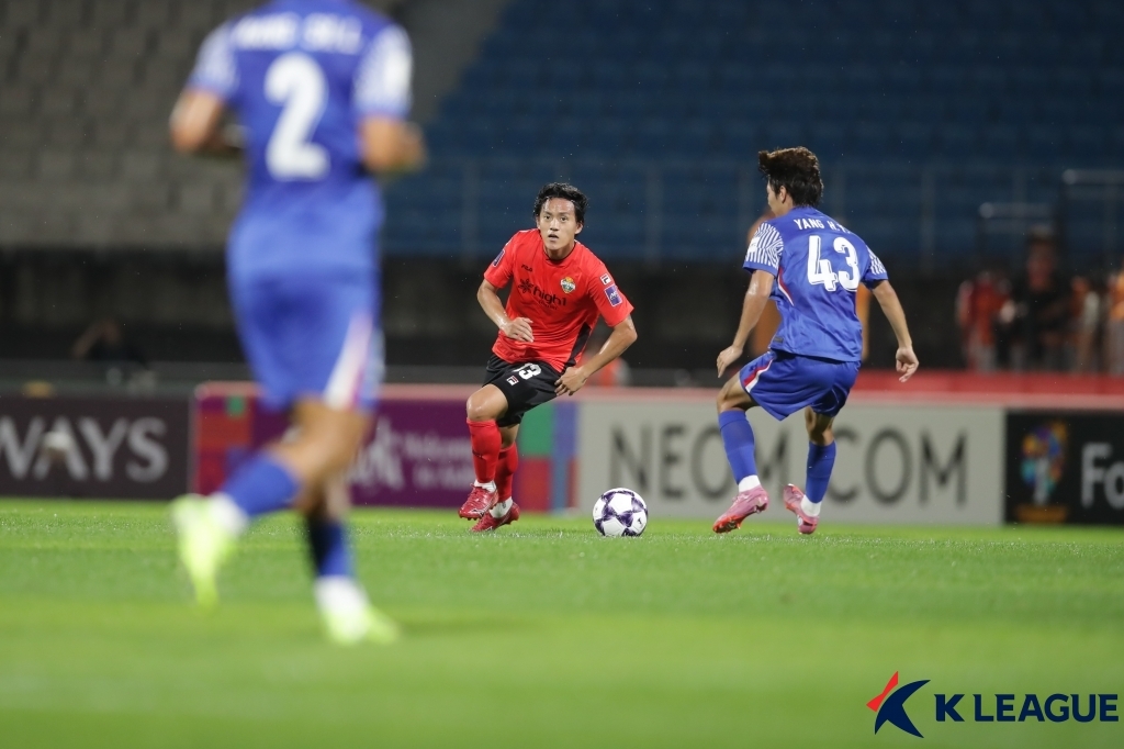 '강원 ACLE 역사적 첫 골' 홍철 "축구 더 오래 할 수 있을 듯"